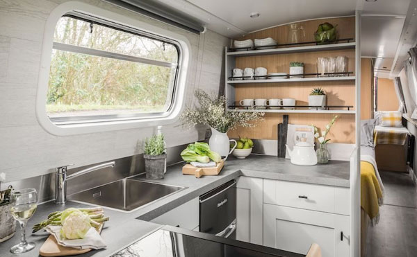 Luxury Canal Boat Hire in UK | Black Prince Narrowboats